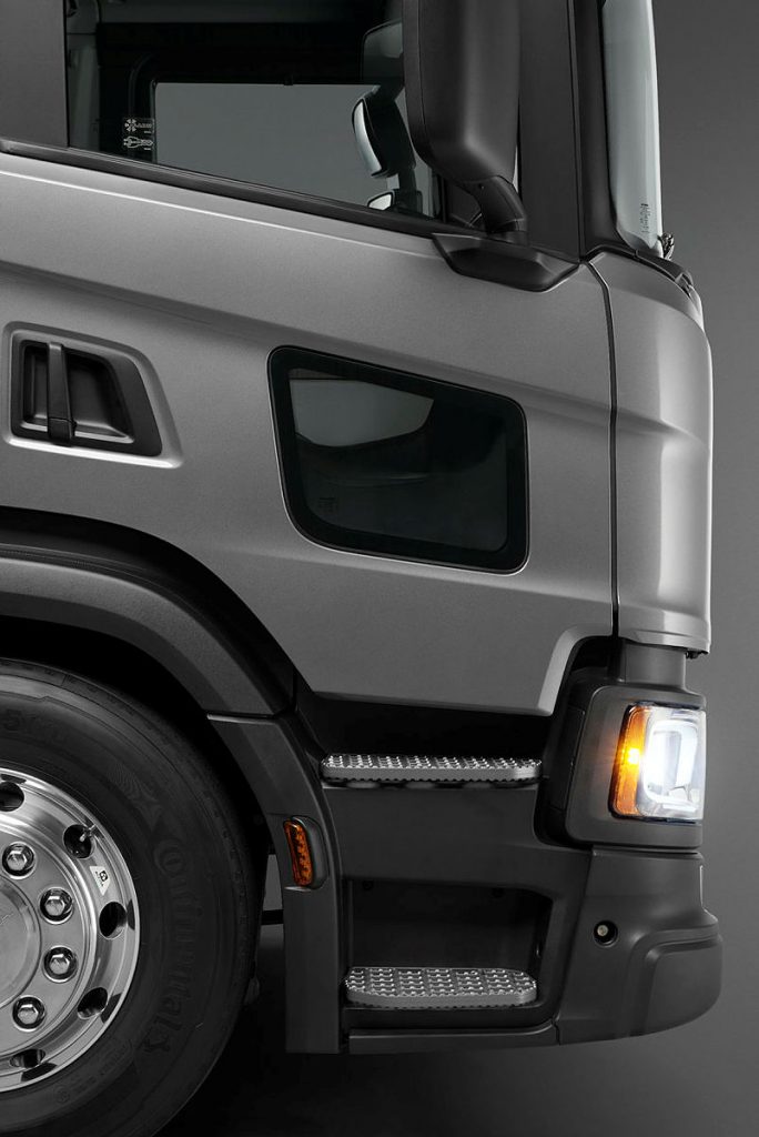 Improving vision and reducing road risk with the Scania City Safe ...