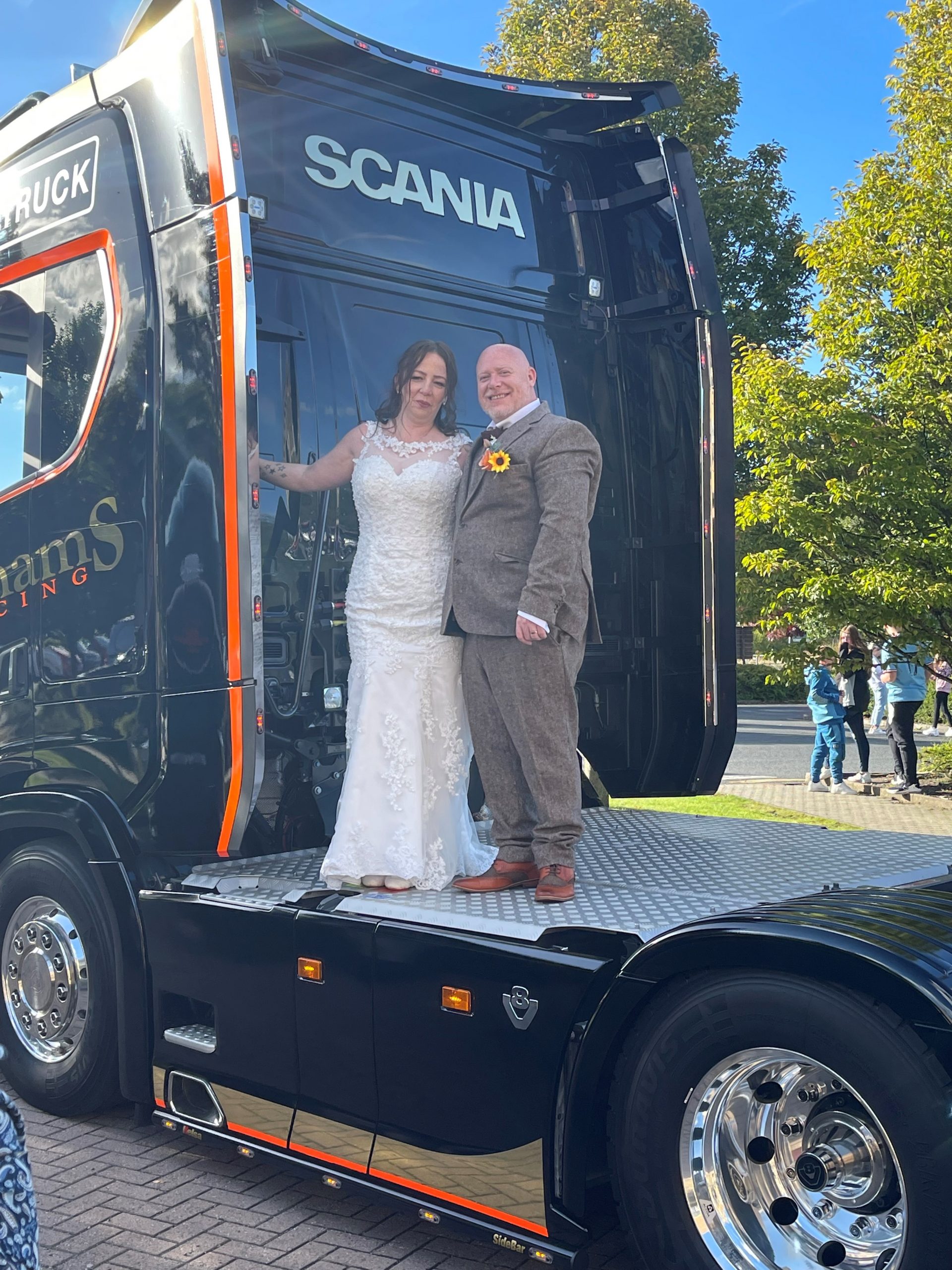 Matthew Bradshaw and Paula Trueman's Wedding - Keltruck Scania
