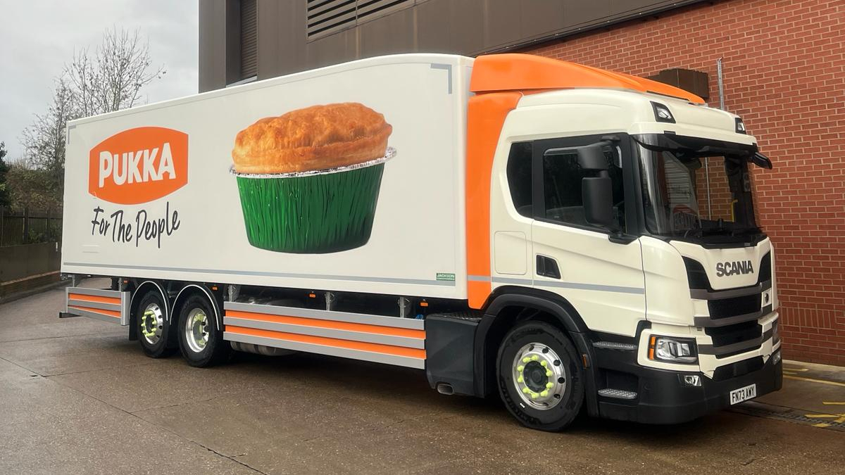Ivor makes a meal of it with delivery to Pukka Pies - Keltruck Scania